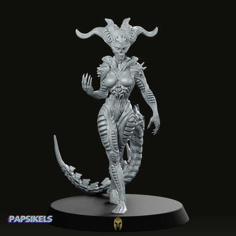 Xeno Temptress Female Alien Horned Sci-Fi Miniature | We Print Miniatures